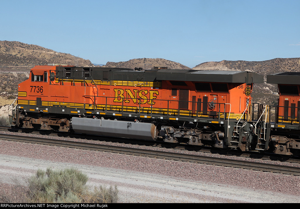 BNSF 7736